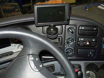 :: VDO-Dayton Monitor mit Arat Halter montiert - Mercedes Actros ...